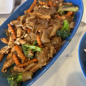 HUG THAI EXPRESS - Updated November 2024 - 423 Photos & 499 Reviews ...