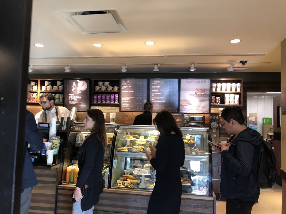 STARBUCKS - Updated April 2024 - 13 Photos - Av. de la Palmas 765 ...