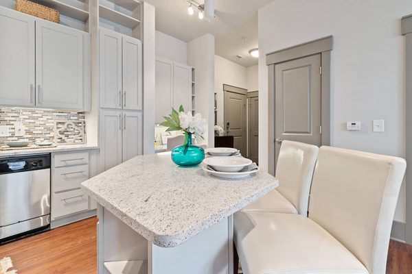 1160 HAMMOND APARTMENTS - Updated October 2025 - 64 Photos & 59 Reviews ...