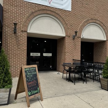 HENLOPEN PIZZA KITCHEN - Updated May 2025 - 18 Photos & 43 Reviews ...