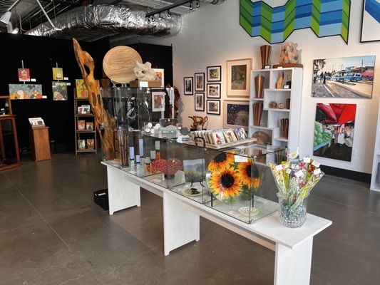 GREY RAVEN GALLERY - Updated September 2025 - 12695 SW Crescent St ...