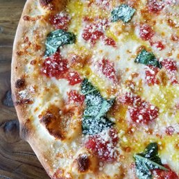 ROUND PIE PIZZA COMPANY - Updated January 2026 - 77 Photos & 136 ...