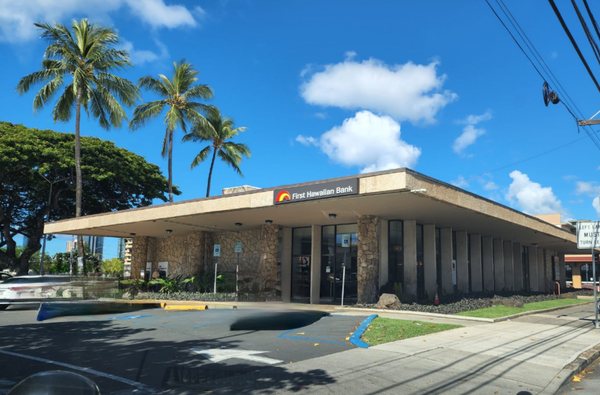 FIRST HAWAIIAN BANK - MAKIKI BRANCH - Updated September 2025 - 18 ...