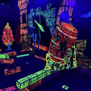 PUTTING EDGE - Updated December 2025 - 313 Photos & 137 Reviews - 5250 ...