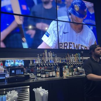 DISTRICT FORE SOCIAL - Updated December 2025 - 109 Photos & 64 Reviews ...