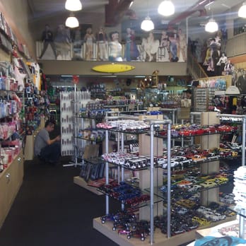 SOUVENIRS OF HOLLYWOOD - Updated December 2025 - 67 Photos & 31 Reviews ...