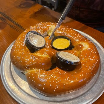 BEERHEAD BAR & EATERY - Updated December 2024 - 211 Photos & 111 ...