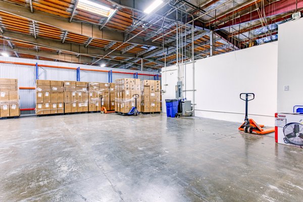 READYSPACES - 13 Photos - 25509 Industrial Blvd, Hayward, California ...