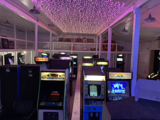 TWO BIT GAME ROOM - Updated October 2025 - 17 Photos - 511 Rice St ...