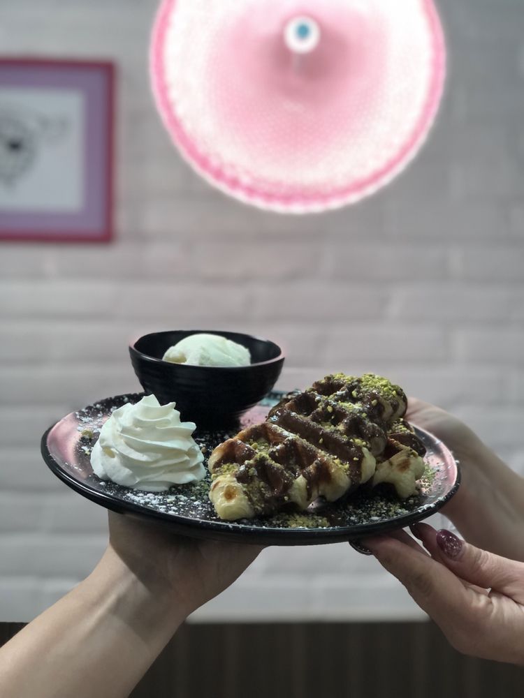 D SPOT DESSERT CAFE - 13 Photos - 15745 37 Street NW, Edmonton, Alberta ...