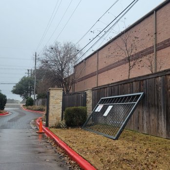 WINDSOR BURNET - Updated October 2025 - 29 Photos & 18 Reviews - 10301 ...