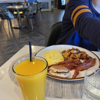 BARON LONG BAR & GRILL - Updated July 2024 - 336 Photos & 108 Reviews ...