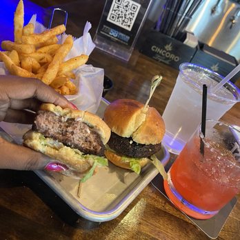 TEN58 SPORTS BAR AND LOUNGE - Updated May 2025 - 82 Photos & 40 Reviews - 430 W 4th St ...