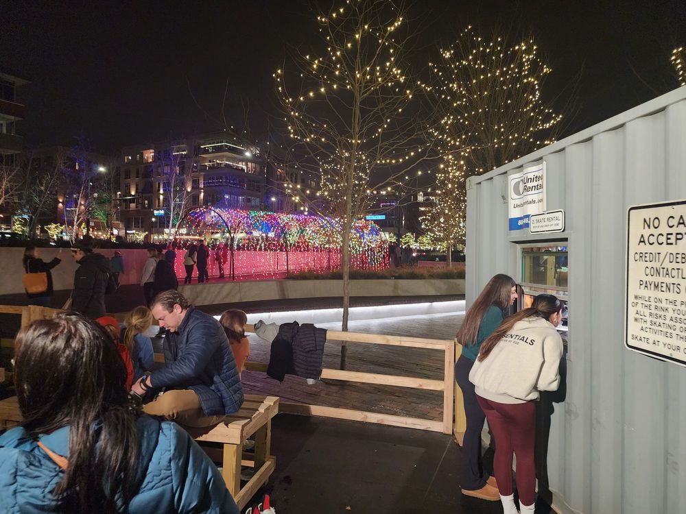 RIVERSIDE CROSSING PARK ICE SKATING RINK - Updated January 2025 - 6625 ...