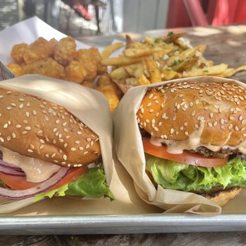 ACME BURGER - COTATI - Updated May 2024 - 393 Photos & 587 Reviews ...