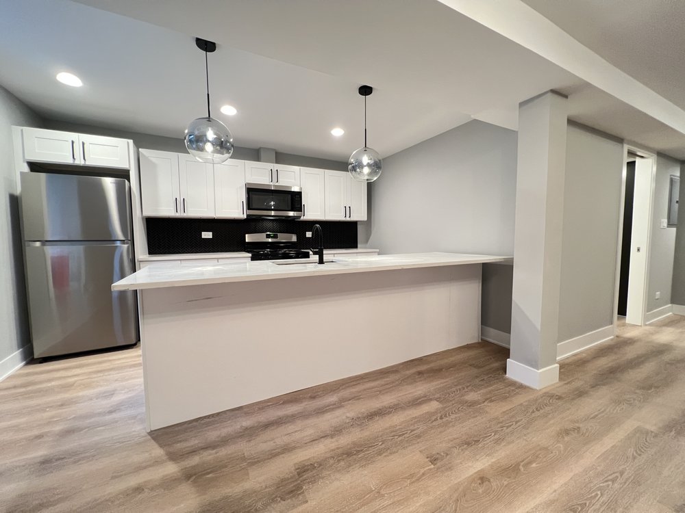 MARR GROUP - Updated July 2025 - 32 Photos - 448 W Barry, Chicago ...