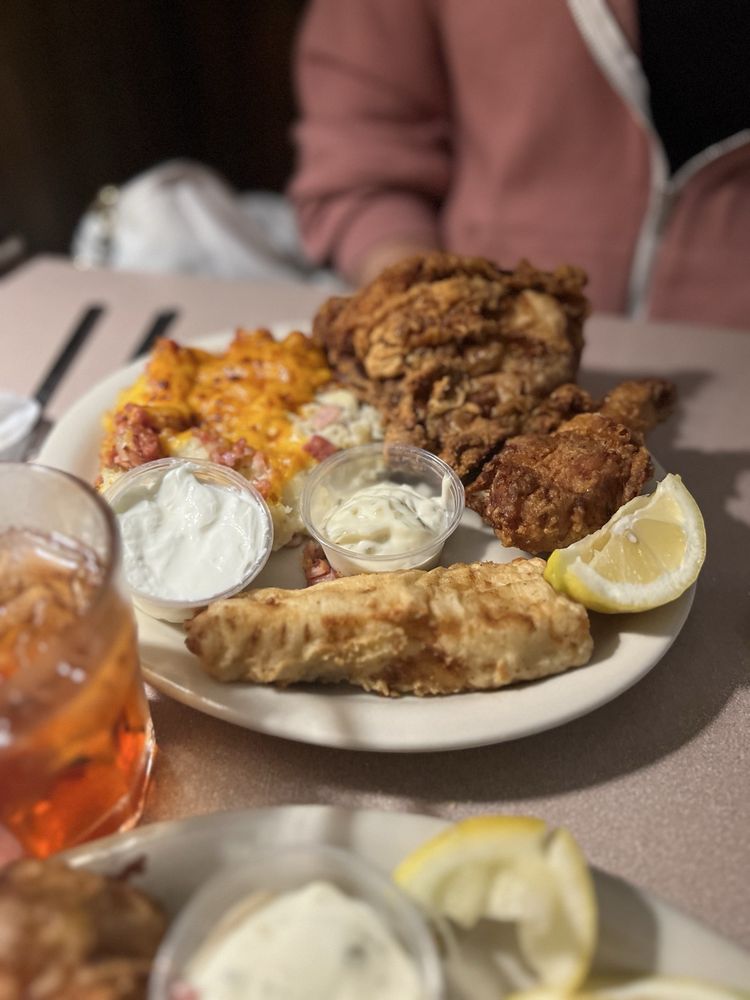 MAPLE TREE SUPPER CLUB - Updated December 2025 - 99 Photos & 110 ...