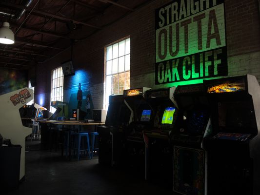 ROUND TWO - 42 Photos - 821 W Davis St, Dallas, Texas - Virtual Reality ...