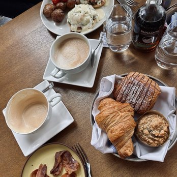 ALPINE HALL - Updated March 2025 - 49 Photos & 25 Reviews - 7412 ...