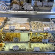 LONG’S FAMILY PASTRY - 795 Photos & 355 Reviews - 715 N Spring St, Los ...