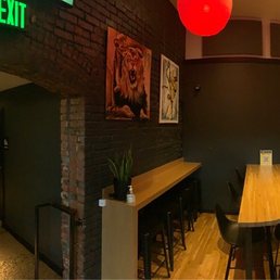 JUXT TAPHOUSE - Updated June 2025 - 157 Photos & 109 Reviews - 119 W ...