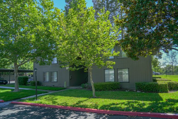 NORTHWOOD APARTMENTS - Updated May 2026 - 12 Reviews - 2201 Howe Ave ...
