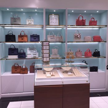 KATE SPADE - Updated January 2025 - 17 Photos - 300 Rodgers Boulevard ...