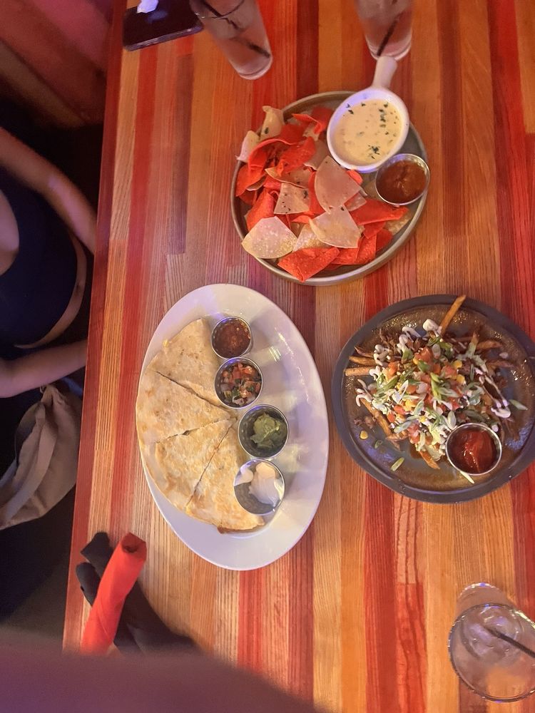 RED’S ICE HOUSE - Updated December 2025 - 20 Photos & 25 Reviews - 1025 ...