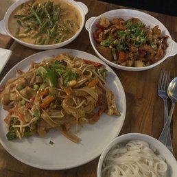 SEA THAI BISTRO - 542 Photos & 533 Reviews - 2350 Midway Dr, Santa Rosa ...