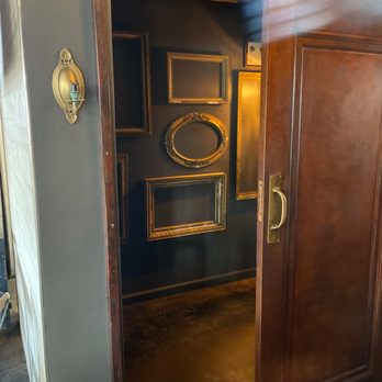 THE RUSSELL - Updated August 2024 - 504 Photos & 365 Reviews - 3141 ...