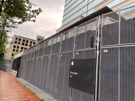 APPLE PIONEER PLACE - Updated April 2025 - 134 Photos & 419 Reviews ...