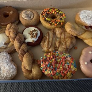 SUBLIME DOUGHNUTS - 657 Photos & 406 Reviews - 2566 Briarcliff Rd NE ...