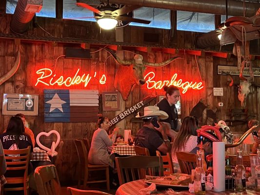 RISCKY’S BBQ - Updated July 2024 - 708 Photos & 603 Reviews - 140 E ...