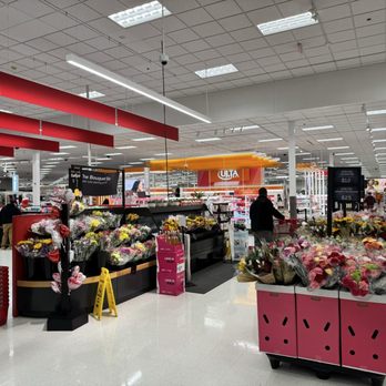 TARGET - Updated December 2025 - 83 Photos & 92 Reviews - 2400 N Druid ...