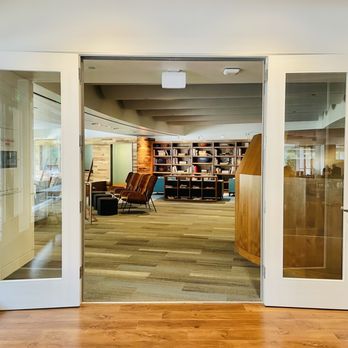 ROUNDHOUSE MARKET & CONFERENCE CENTER - Updated January 2025 - 173 ...