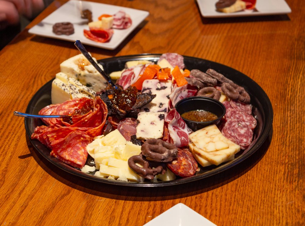 VENO’S SPECIALTY FOODS & MEATS - Updated January 2026 - 26 Photos & 21 ...