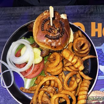 HAUNTED HOUSE OF HAMBURGERS - Updated September 2024 - 496 Photos & 311 ...