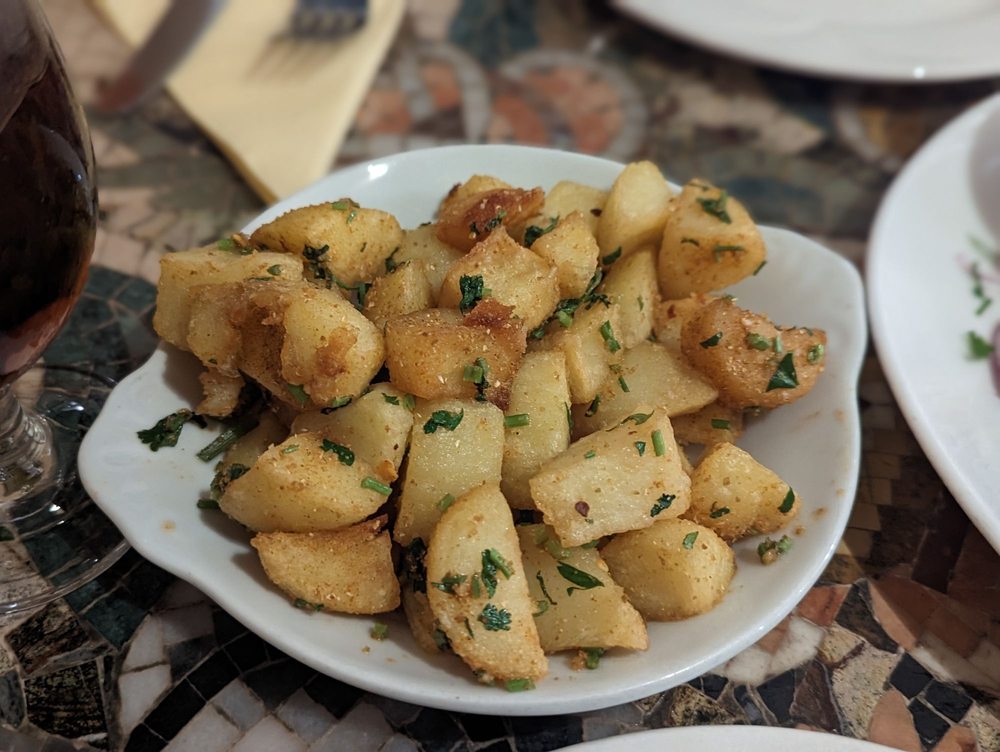 THE CEDAR TREE - Updated August 2024 - 146 Photos & 112 Reviews - 11 St ...