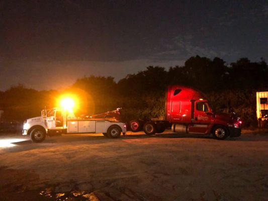 SPLIT SECOND TOWING & TRANSPORT - Updated December 2025 - 18 Photos ...