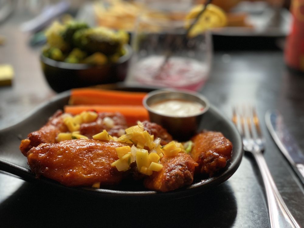 WAREHOUSE KITCHEN + SPORTS BAR - Updated December 2024 - 198 Photos ...