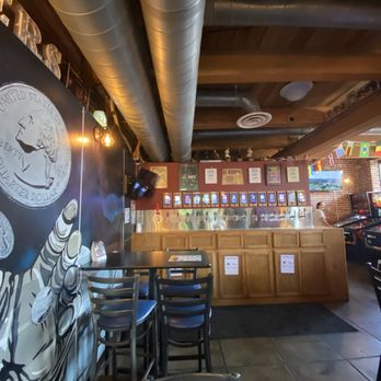 QUARTERS BAR+ARCADE - Updated December 2025 - 90 Photos & 31 Reviews ...