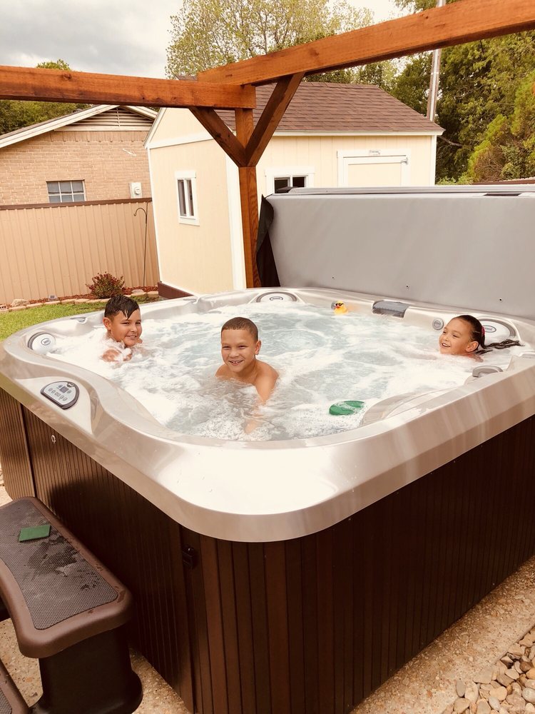 OCEAN QUEST POOLS BY LEW AKINS - Updated October 2025 - 16 Photos ...