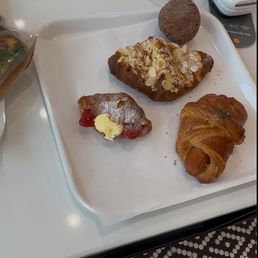 PARIS BAGUETTE - Updated November 2024 - 134 Photos & 78 Reviews - 1109 ...