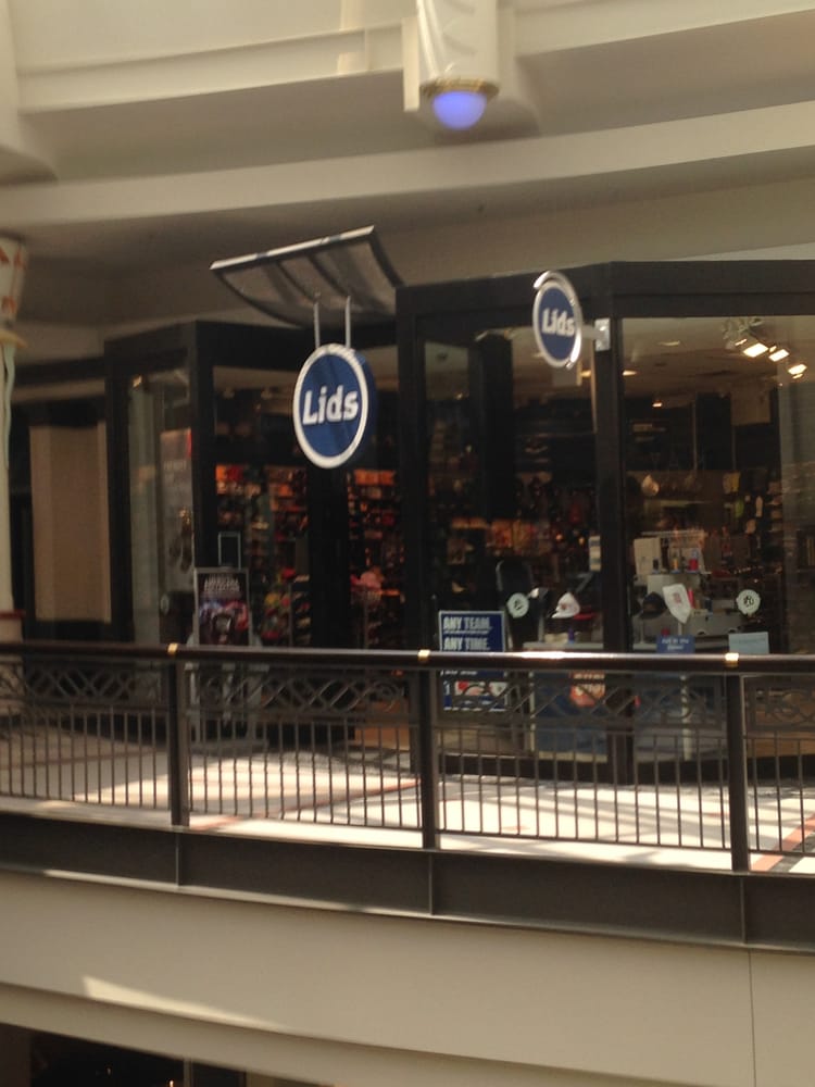 LIDS - 601 Donald Lynch Blvd, Marlborough, Massachusetts - Sporting ...