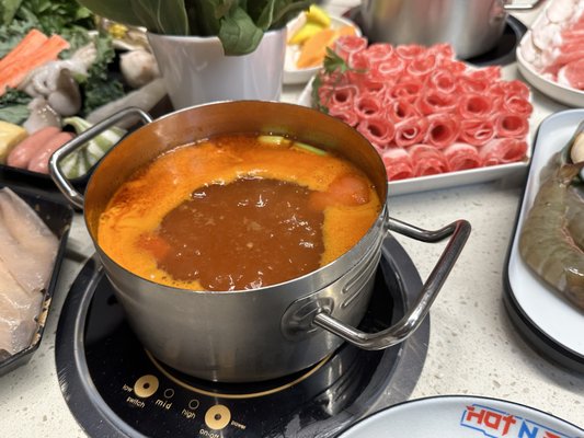 HOT N ROLL HOT POT - Updated October 2025 - 401 Photos & 216 Reviews ...
