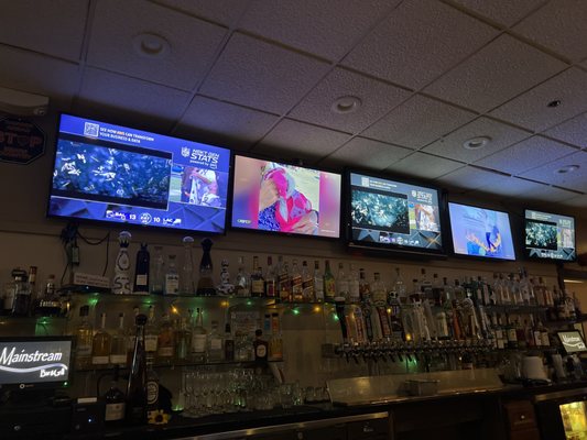 MAINSTREAM BAR AND GRILL - Updated May 2025 - 314 Photos & 467 Reviews ...