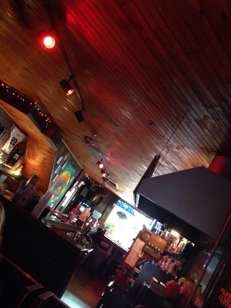 BETTER DAYS PUB & EATERY - Updated October 2025 - 11 Reviews - 166 N ...