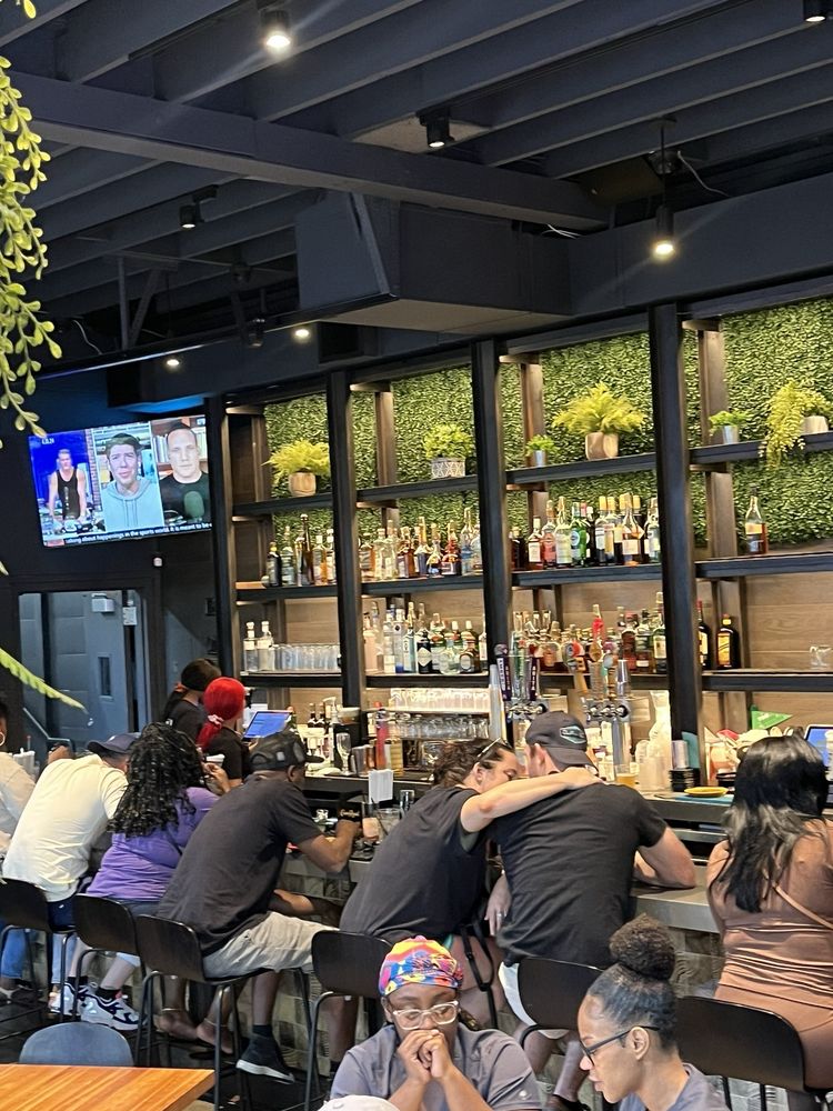 Monday Restaurant + Bar, New Orleans | Roadtrippers