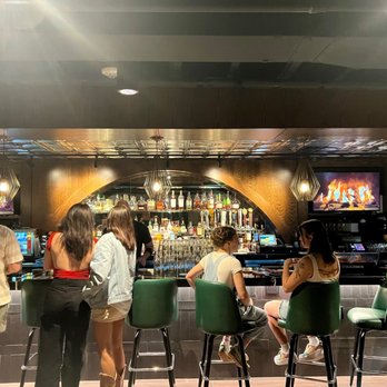 GOODNIGHTS COMEDY CLUB - Updated April 2024 - 136 Photos & 199 Reviews - 401 Woodburn Rd ...