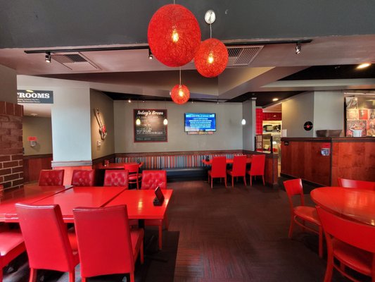 RED ROBIN GOURMET BURGERS AND BREWS - Updated July 2025 - 557 Photos ...